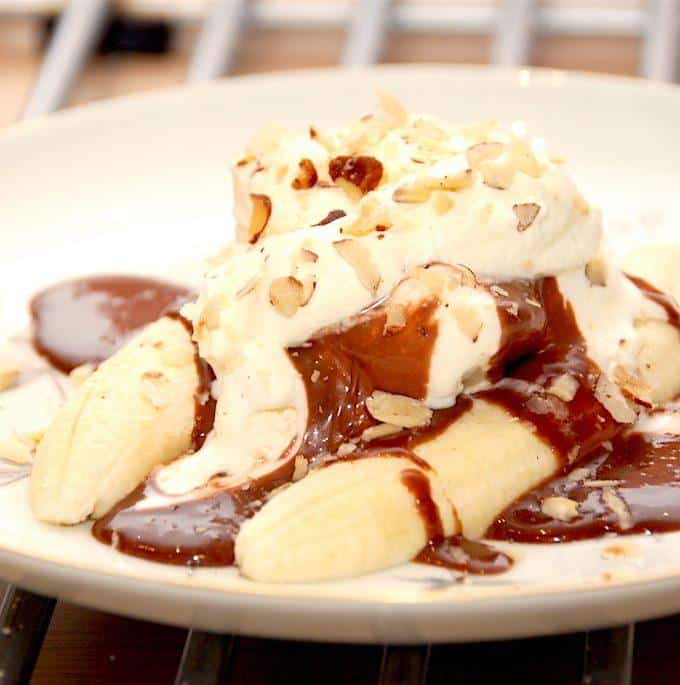 Bananasplit - nem og klassisk dessert med is og banan
