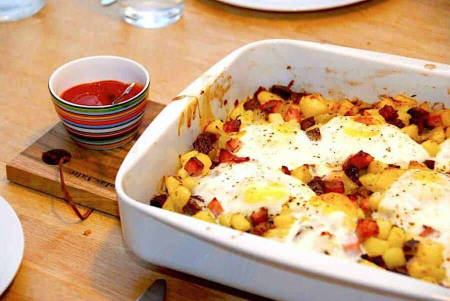 Hollandsk biksemad med oksekød, kål og pasta - Madens Verden