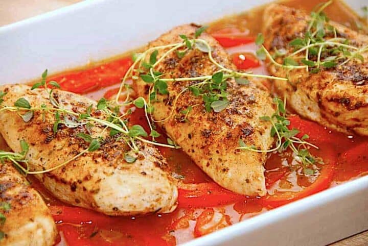 Opskrift: Saftig kylling og sauce med rød peberfrugt