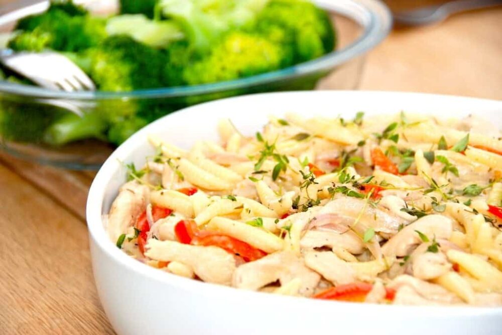Pasta med kylling i flødesovs