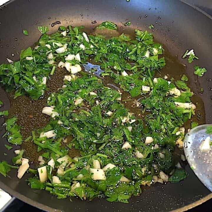 Persillade - nem sovs med persille, hvidløg og olie