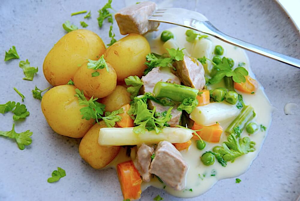 Den sorte gryde - opskrift på gryderet med få ingredienser