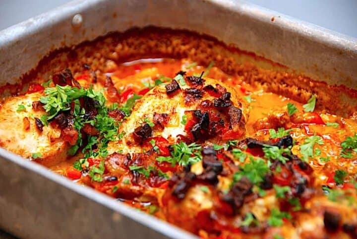 Kyllingebryst i peberflødesovs - nem opskrift