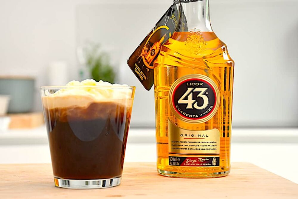 Bicerin - varm kaffe-kakao drik med flødeskum