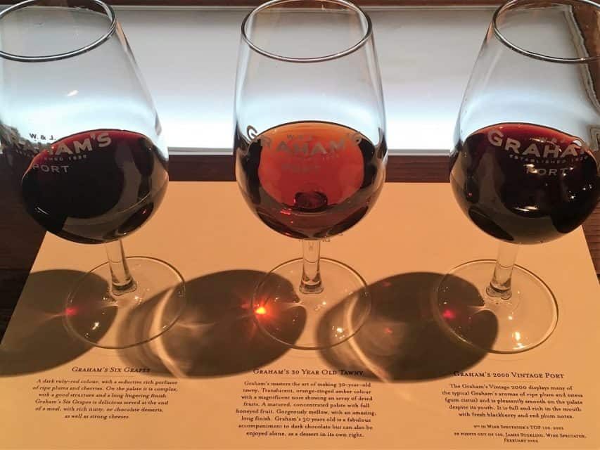 Kyllingeschnitzler (paneret kyllingeschnitzel med tilbehør) – Madens Verden