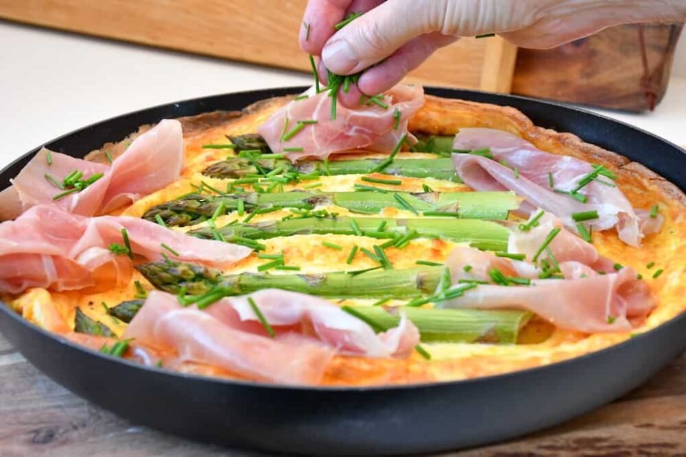 Tuc kage - opskrift på lækker kage med Tuc saltkiks - Madens Verden