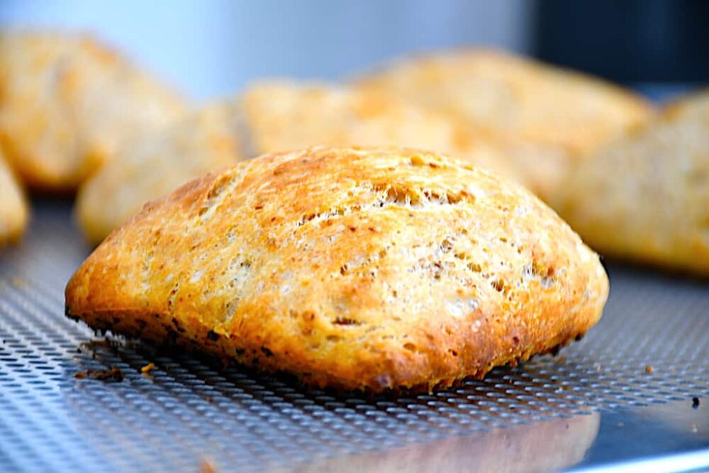 Simpel surdej - sådan starter og fodrer du den - Madensverden.dk