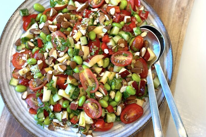 Hjemmelavet sildesalat - klassisk opskrift med æg og karry