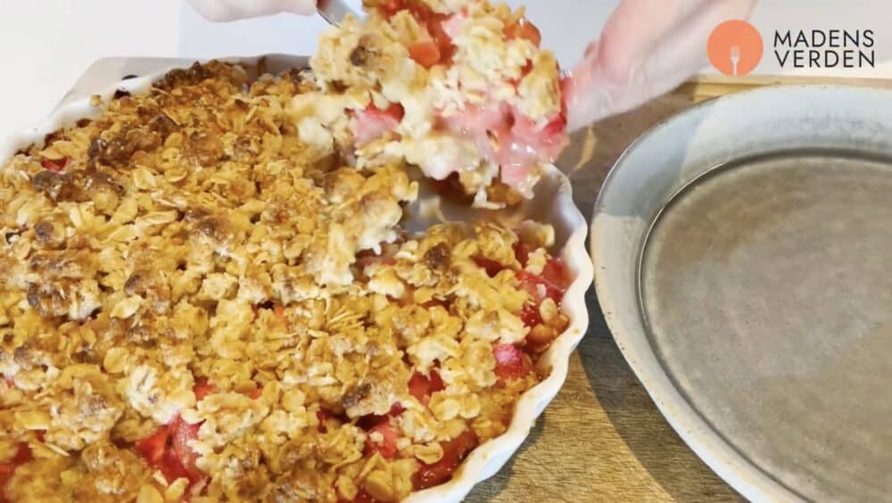 Rabarbercrumble (med friske eller frosne rabarber)