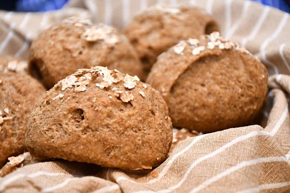 Rabarberbrud - skønne boller med rabarber og marcipan