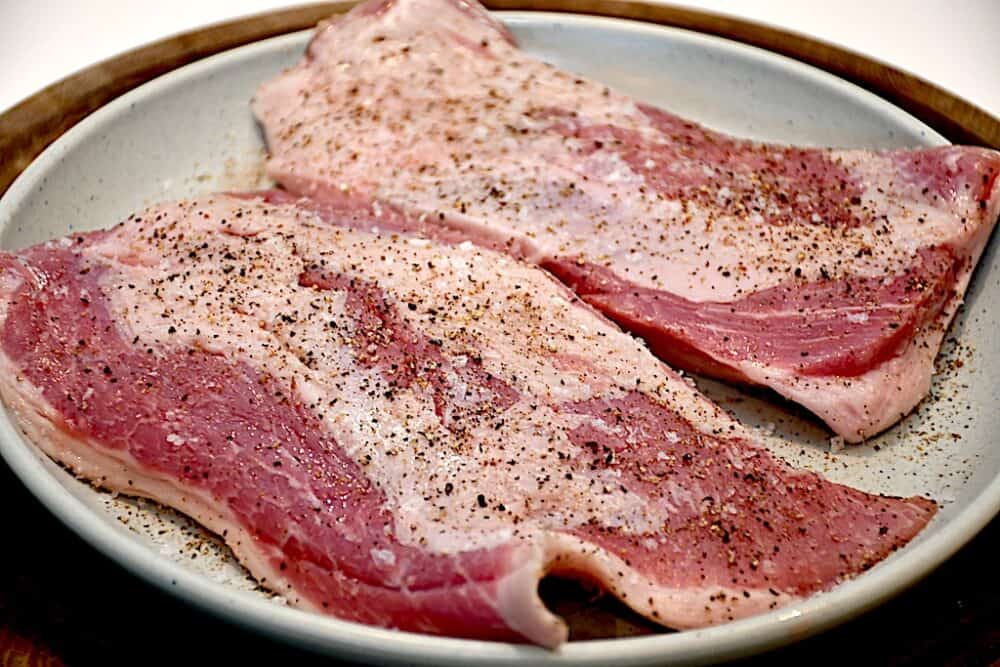 Pluma gris med pasta og lækker ratatouille