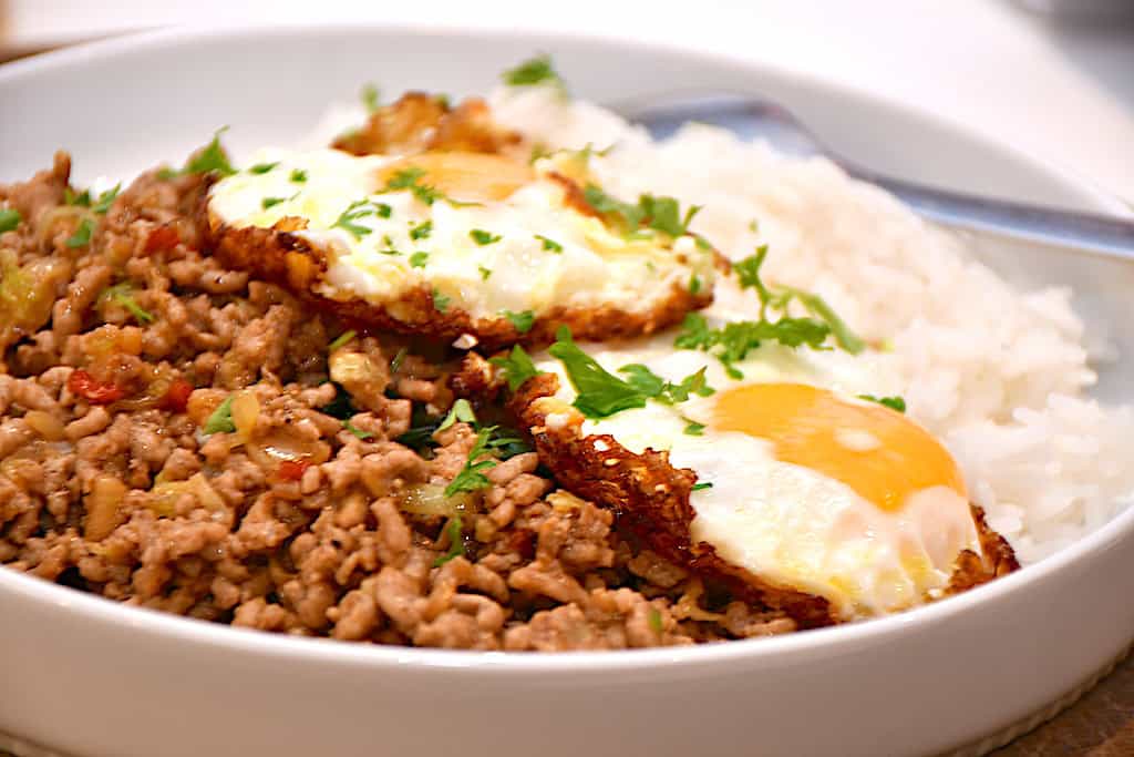 Pad krapow (nem opskrift på thailandsk streetfood)