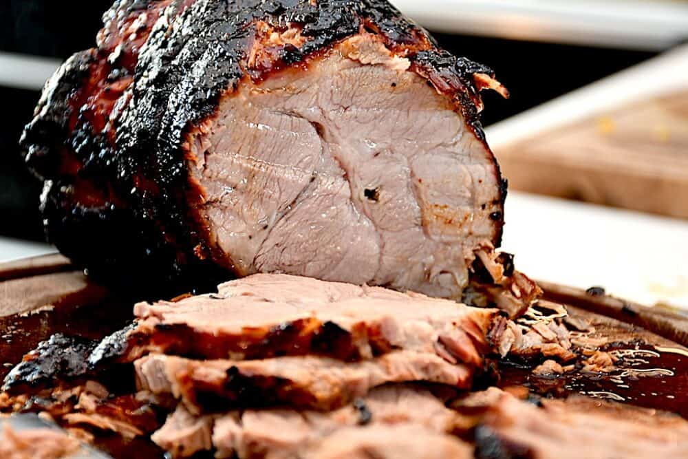 Nakkefilet på spyd (nakkesteg grillet på rotisseri)