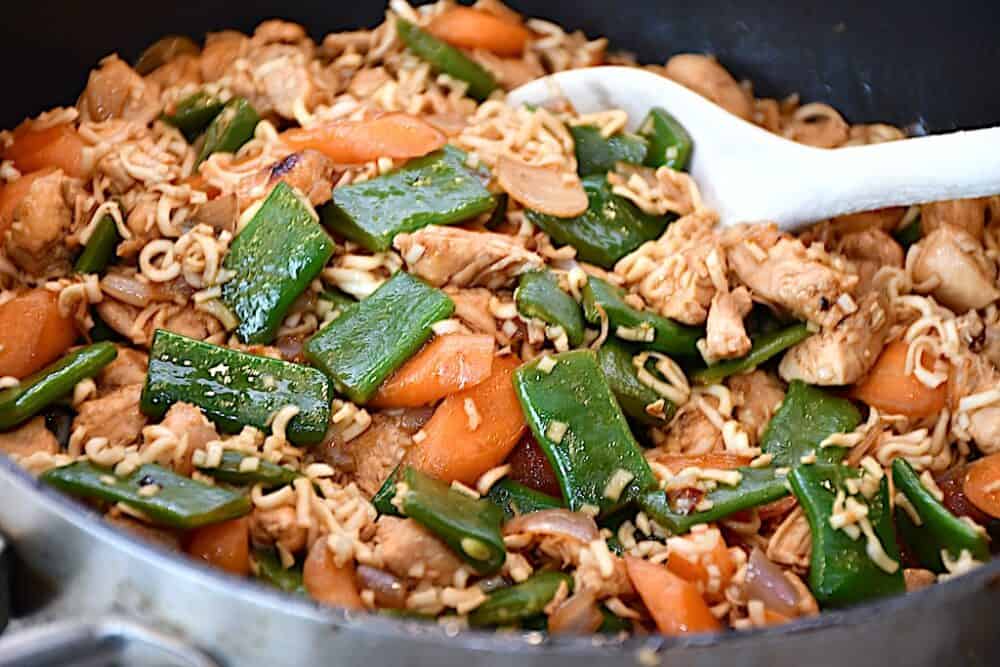 Nem opskrift på fragilité med flødecreme og jordbær