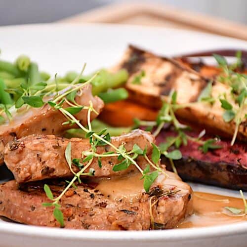 Bistrogryde med oksekød, pølser og champignon