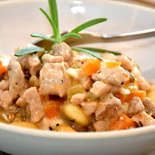 Bistrogryde med oksekød, pølser og champignon